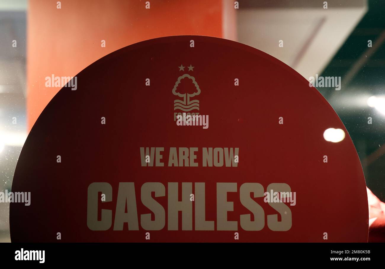 Cashless sign hi-res stock photography and images - Alamy