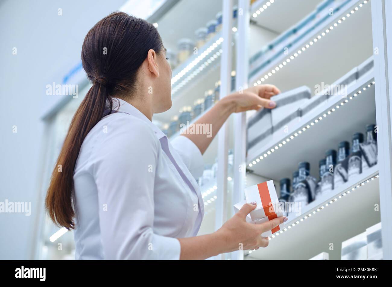 Pharmacist working hi-res stock photography and images - Alamy