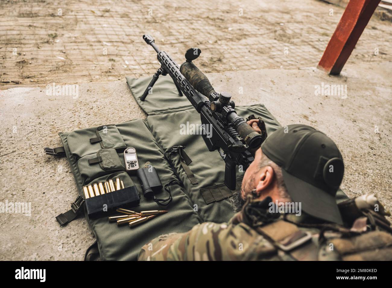Soldier with rifle bfor shooting the target Stock Photo - Alamy