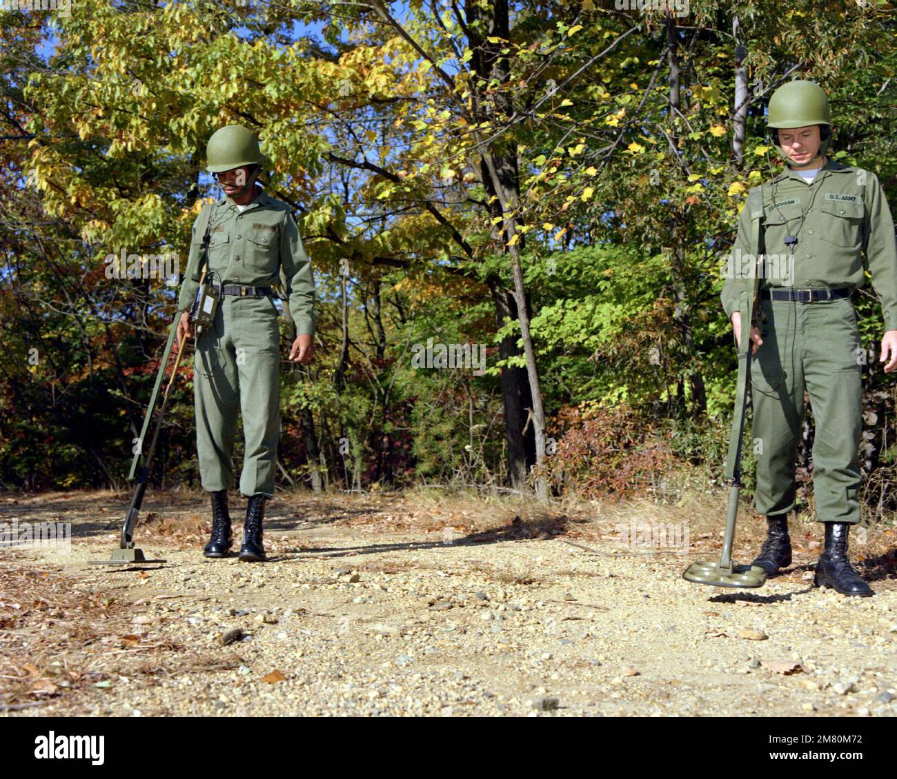 Mine detectors hi-res stock photography and images - Alamy