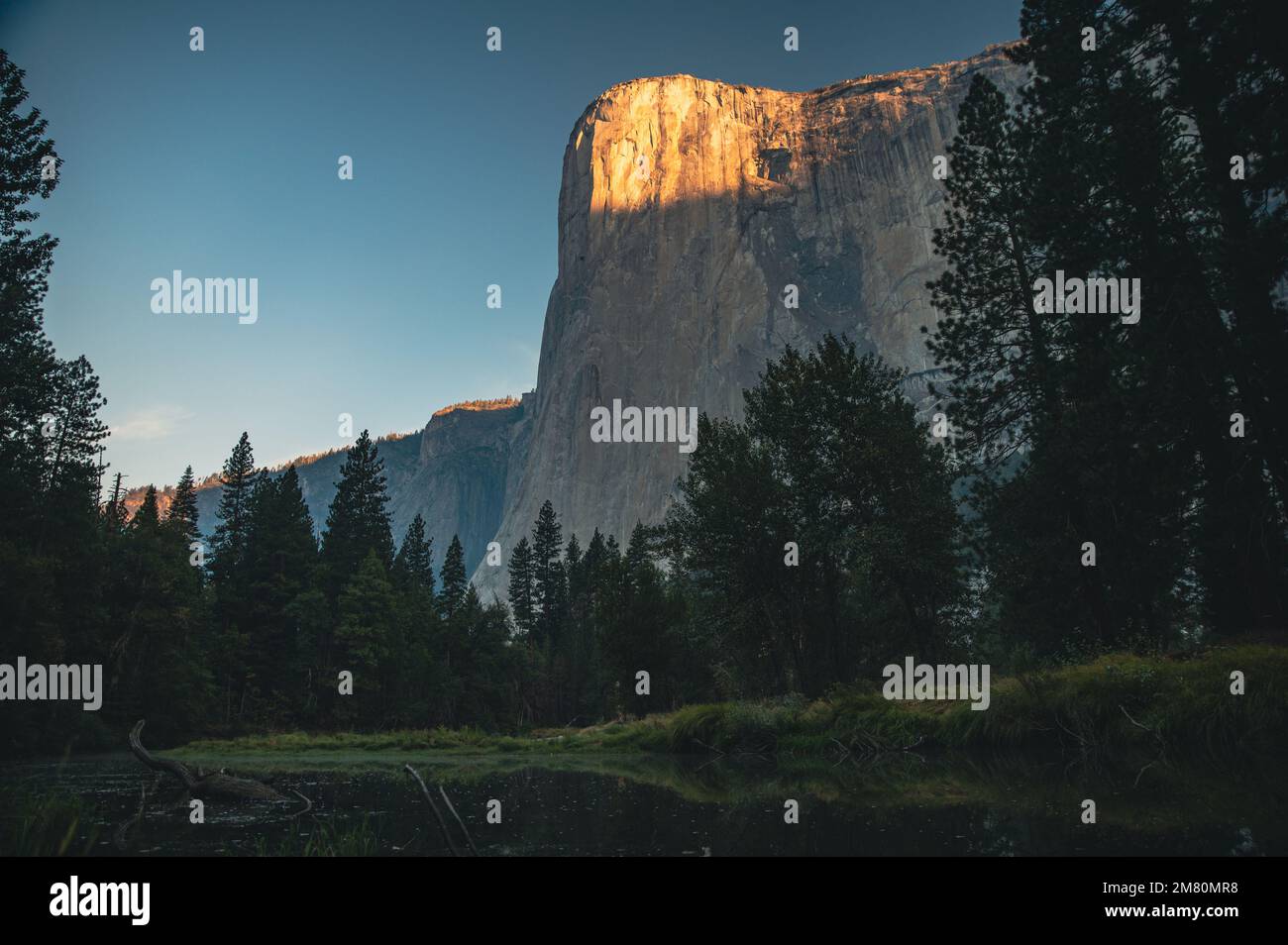 El capitan granite rock hi-res stock photography and images - Alamy
