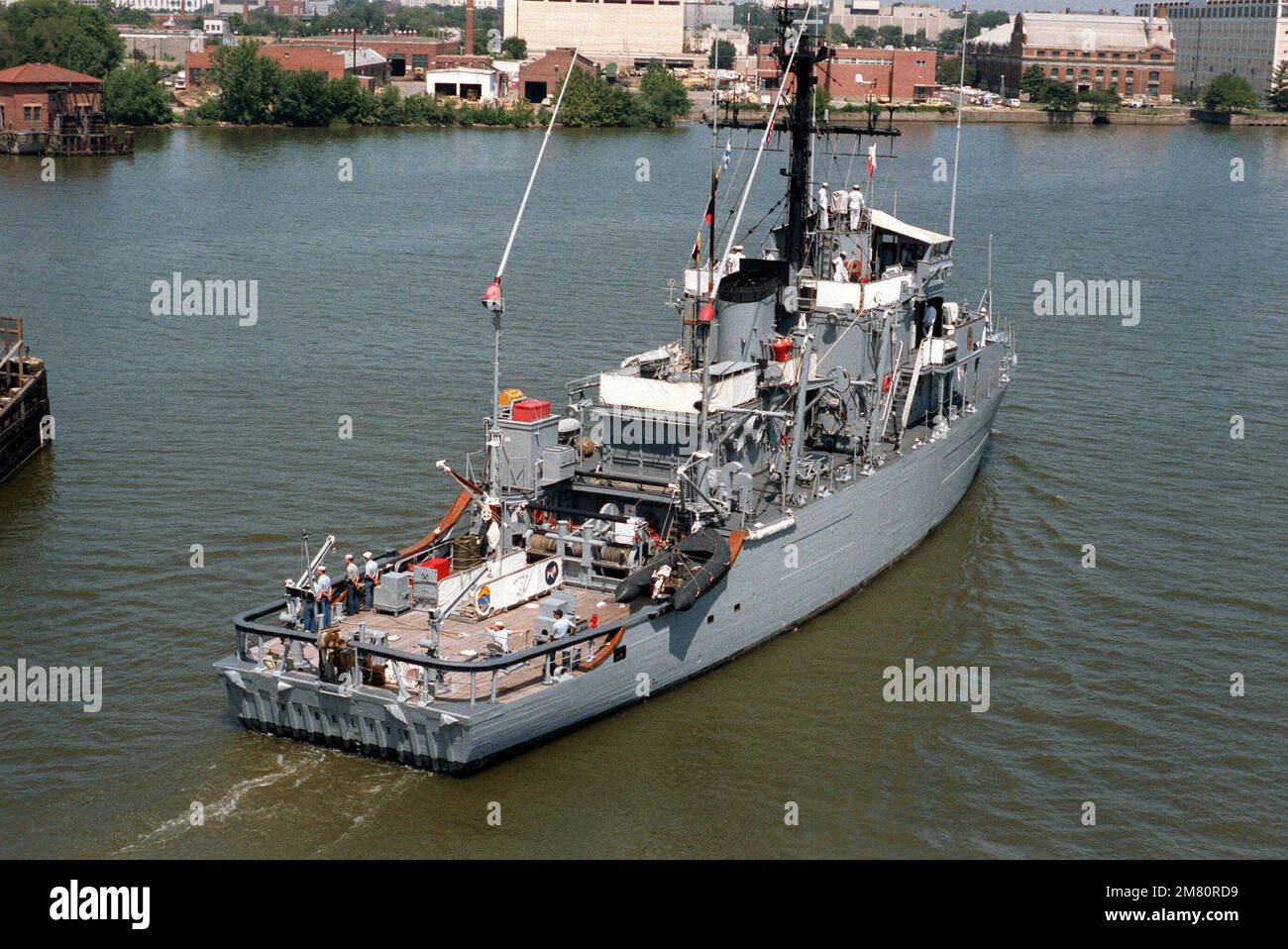 A starboard quarter view of the ocean minesweeper USS Fidelity (MSO-443 ...