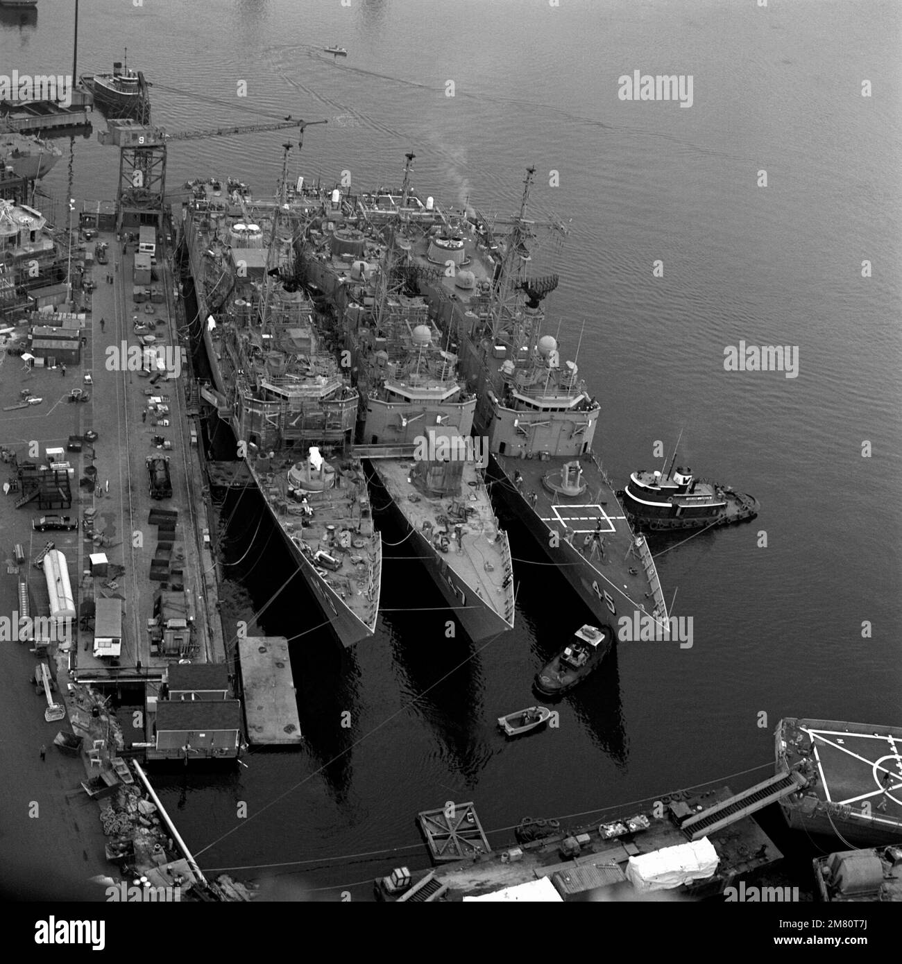 An elevated bow view of the guided missile frigate ROBERT G. BRADLEY ...