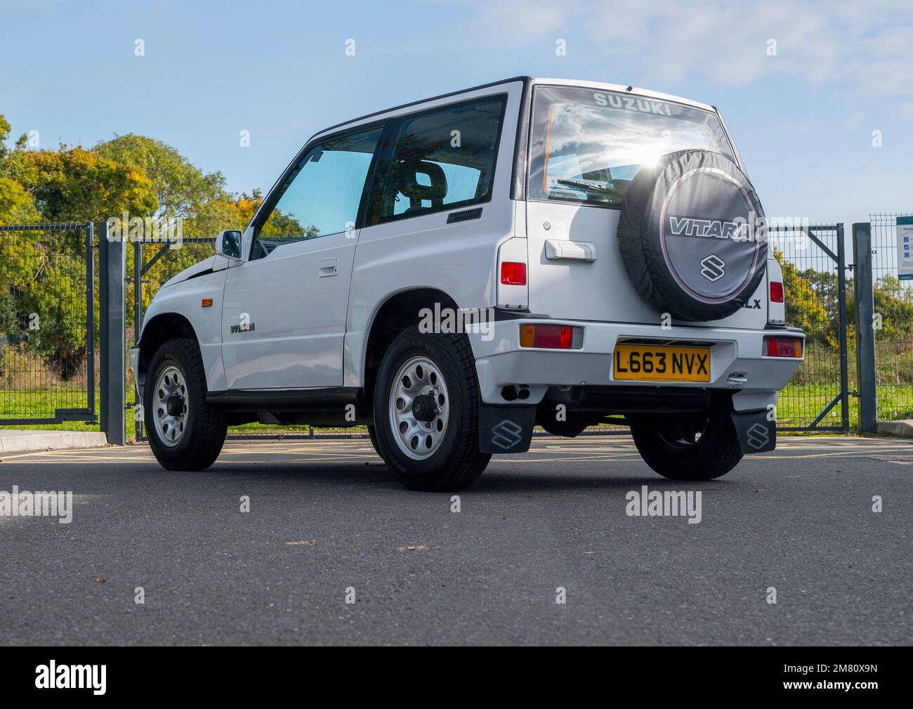 90s suv hi-res stock photography and images - Alamy