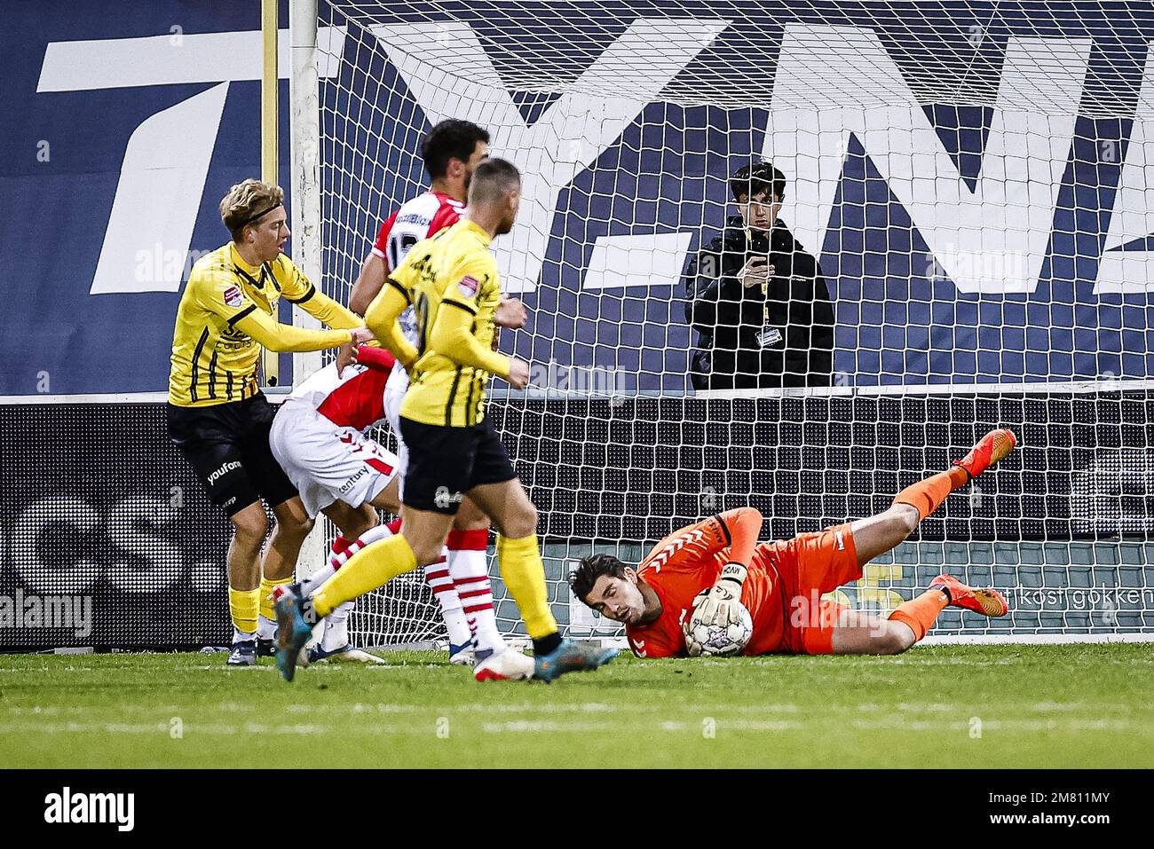VENLO - 11-01-2023. VVV - Emmen (cup), Covebo stadion de Koel. Dutch ...