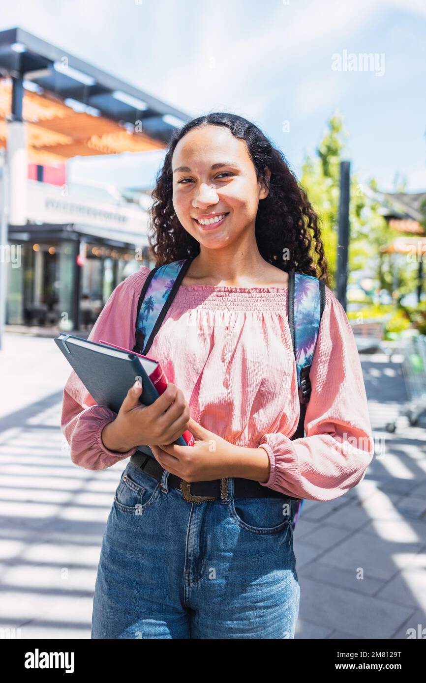 Student standing out class hi-res stock photography and images - Alamy