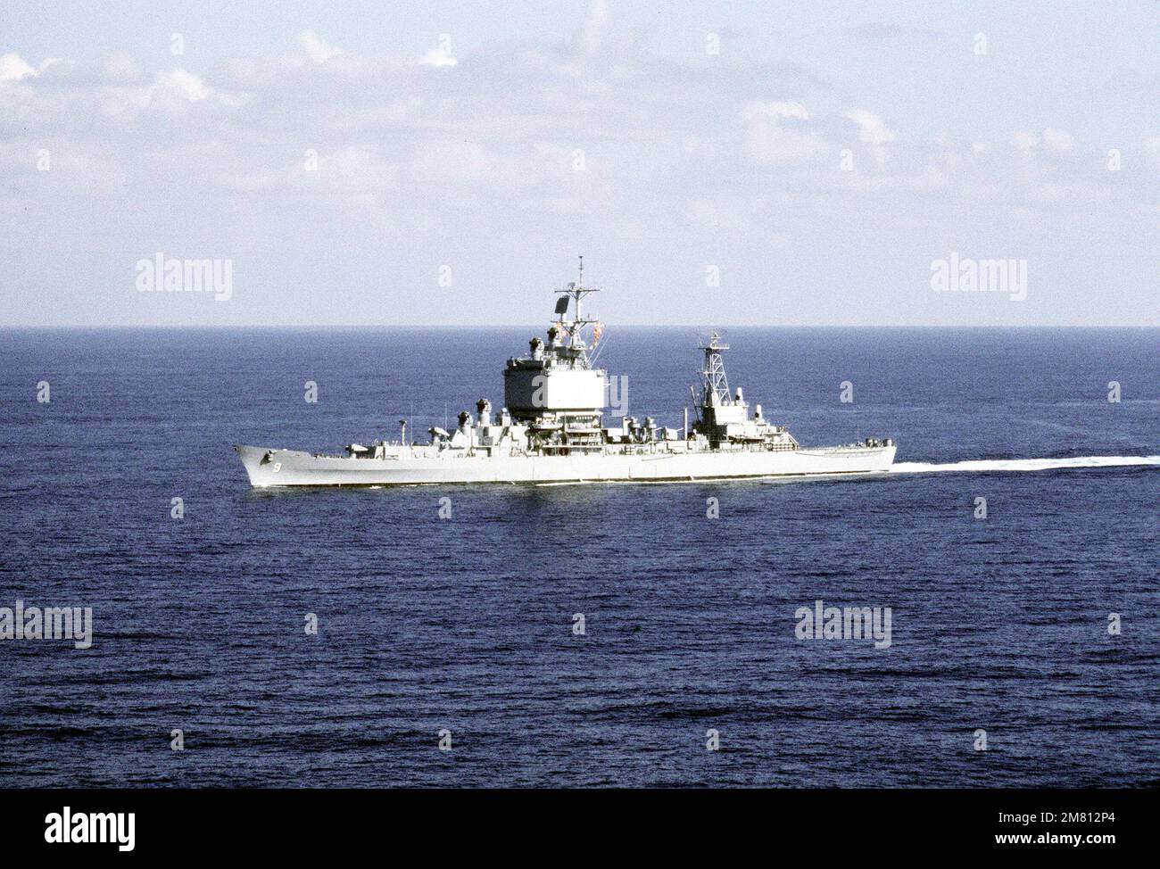 A port bow view of the nuclear-powered guided missile cruiser USS LONG ...