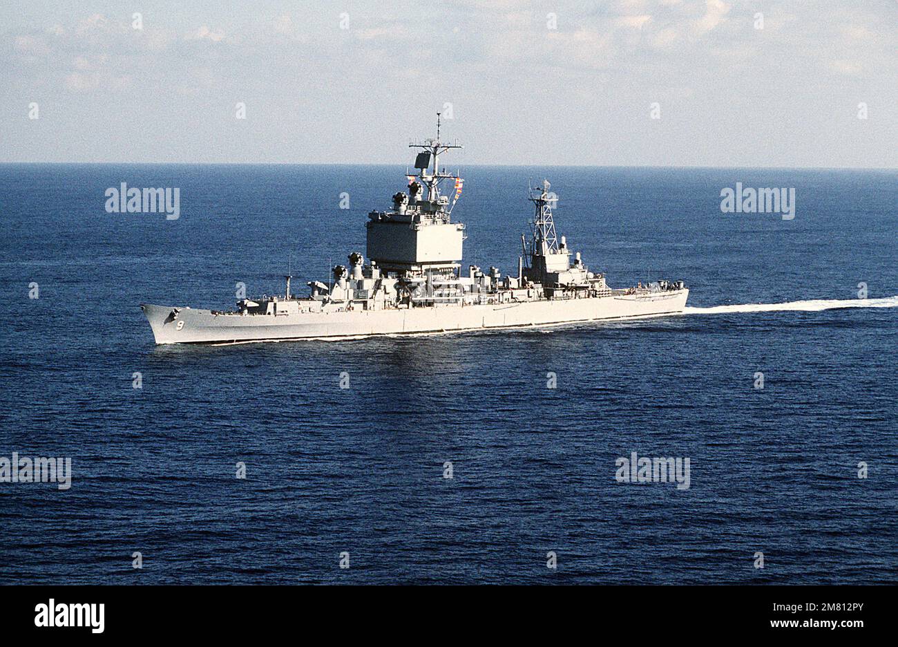 A port bow view of the nuclear-powered guided missile cruiser USS LONG ...