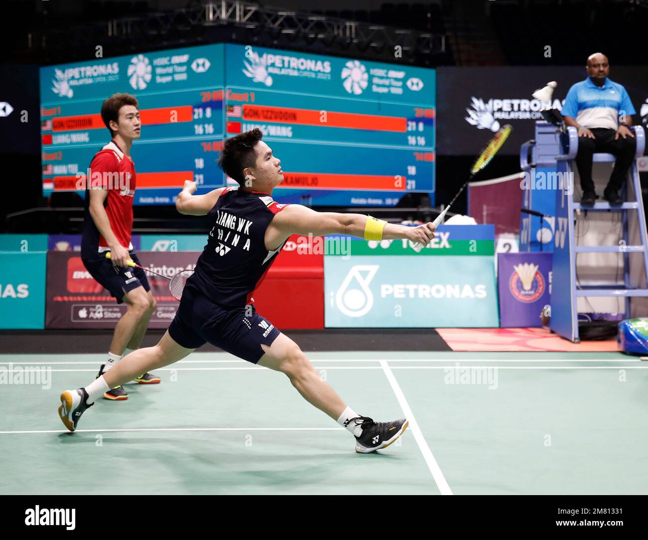 Kuala Lumpur, Malaysia. 11th Jan, 2023. Liang Wei Keng (R) and Wang ...