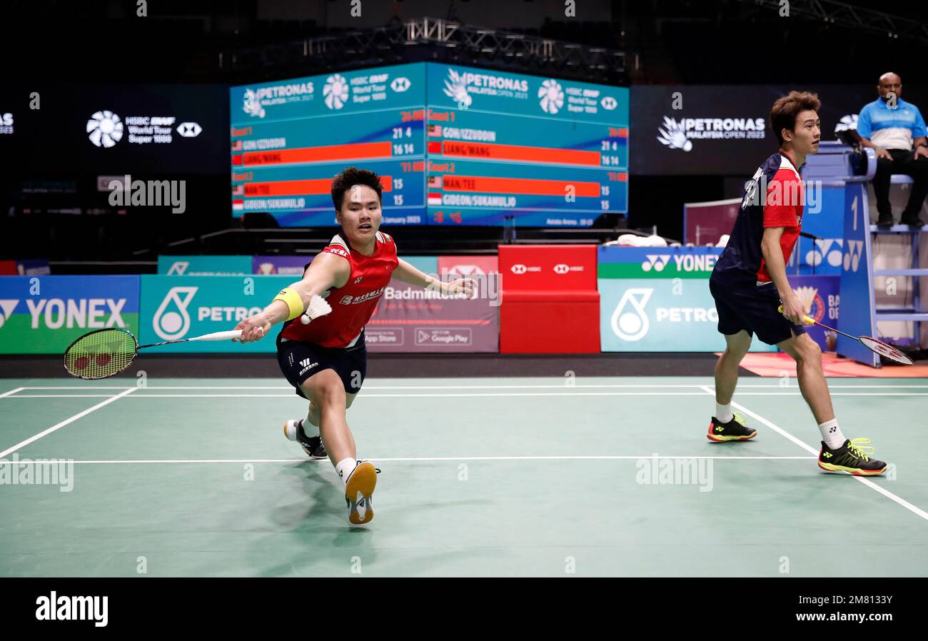 Kuala Lumpur, Malaysia. 11th Jan, 2023. Liang Wei Keng (L) and Wang ...