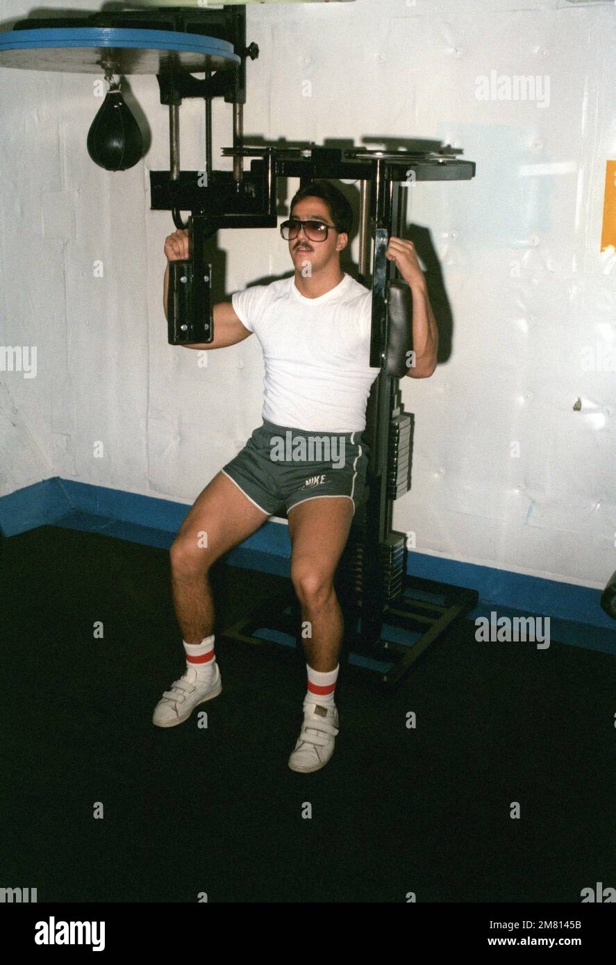 DN-SC-85-07455. Base: USS Enterprise (CVN 65 Stock Photo - Alamy