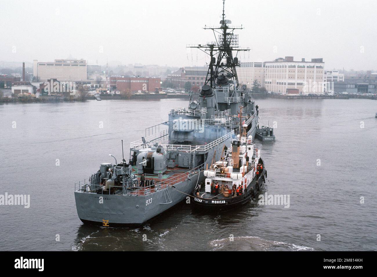 Towing operation hi-res stock photography and images - Alamy