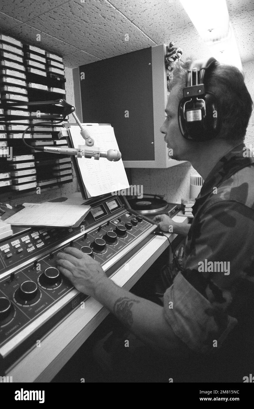 Journalist 1ST Class (JO1) Ron Starky of Mobile Detachment 5, Navy ...