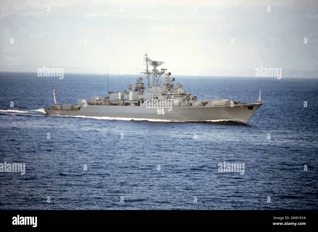 A starboard view of the Soviet Krivak II class frigate 916 (FFG 916 ...
