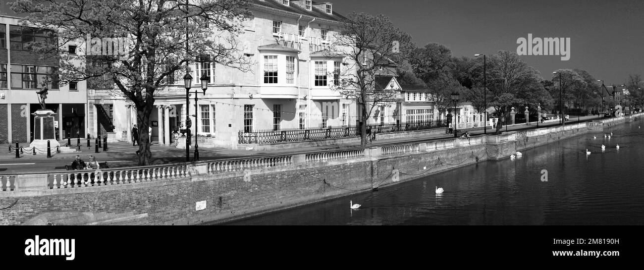The Swan Hotel, River Great Ouse Embankment, Bedford town; Bedfordshire ...