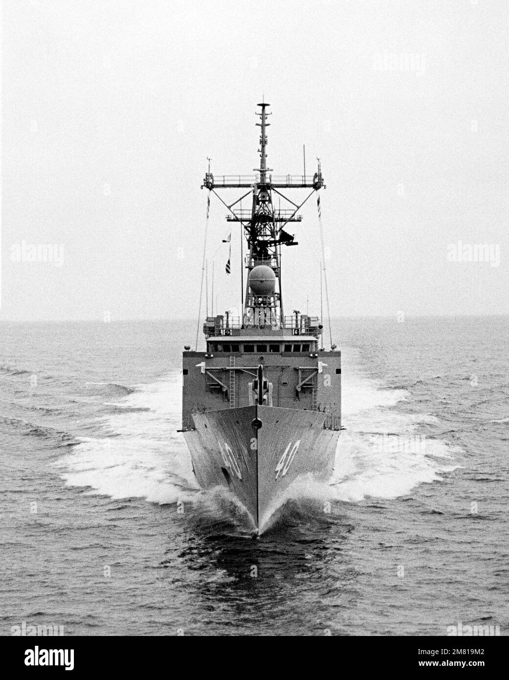 A bow view of the guided missile frigate HALYBURTON (FFG 40) underway ...