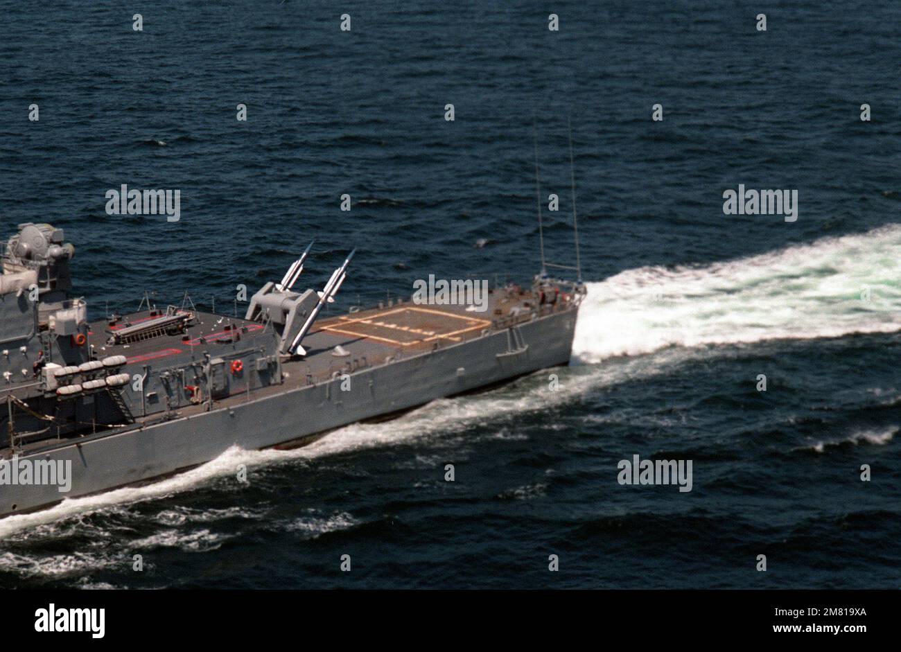 A port quarter view of the guided missile destroyer USS KING (DDG-41 ...