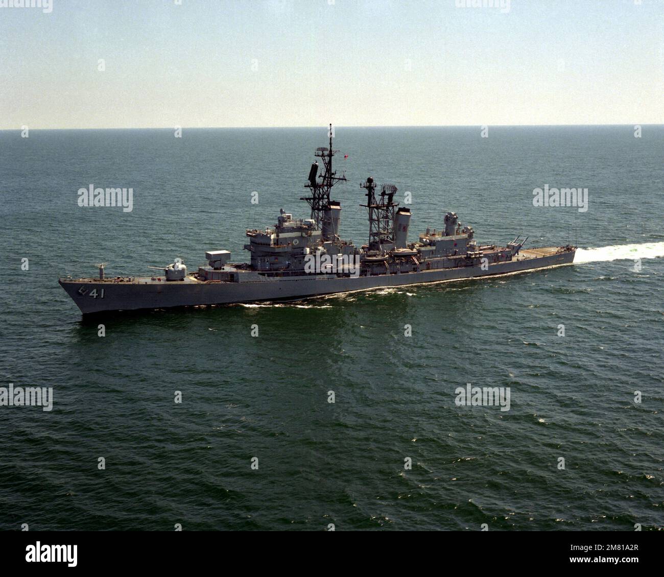 A port bow view of the guided missile destroyer USS KING (DDG-41 ...