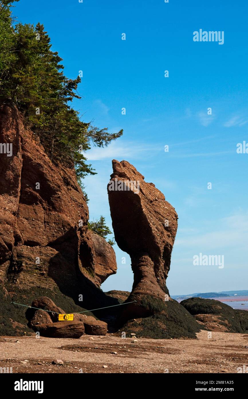 Seascape red rocks ocean hi-res stock photography and images - Alamy