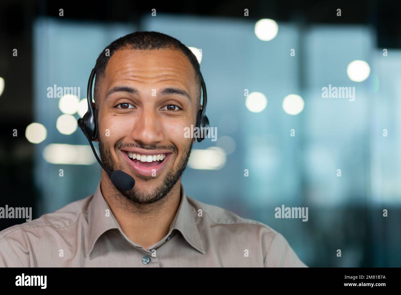 Indian male office worker hi-res stock photography and images - Alamy