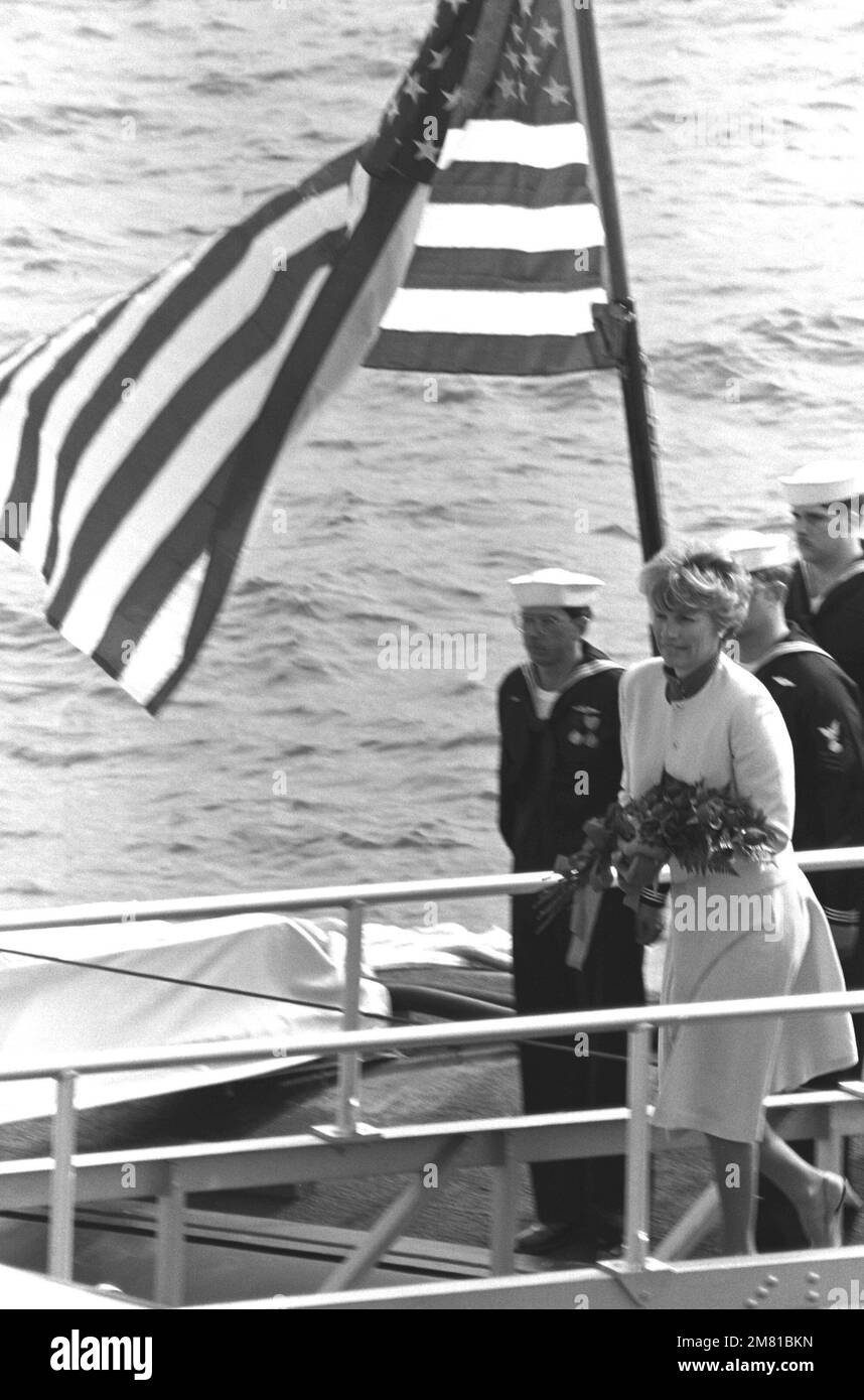 Mrs. Joanne Kemp, sponsor of the nuclear-powered attack submarine USS ...