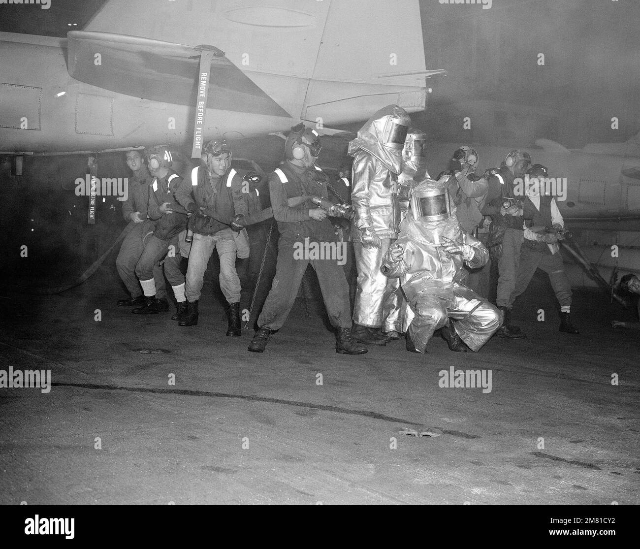 DN-SN-85-07575. Base: USS Enterprise (CVN 65 Stock Photo - Alamy