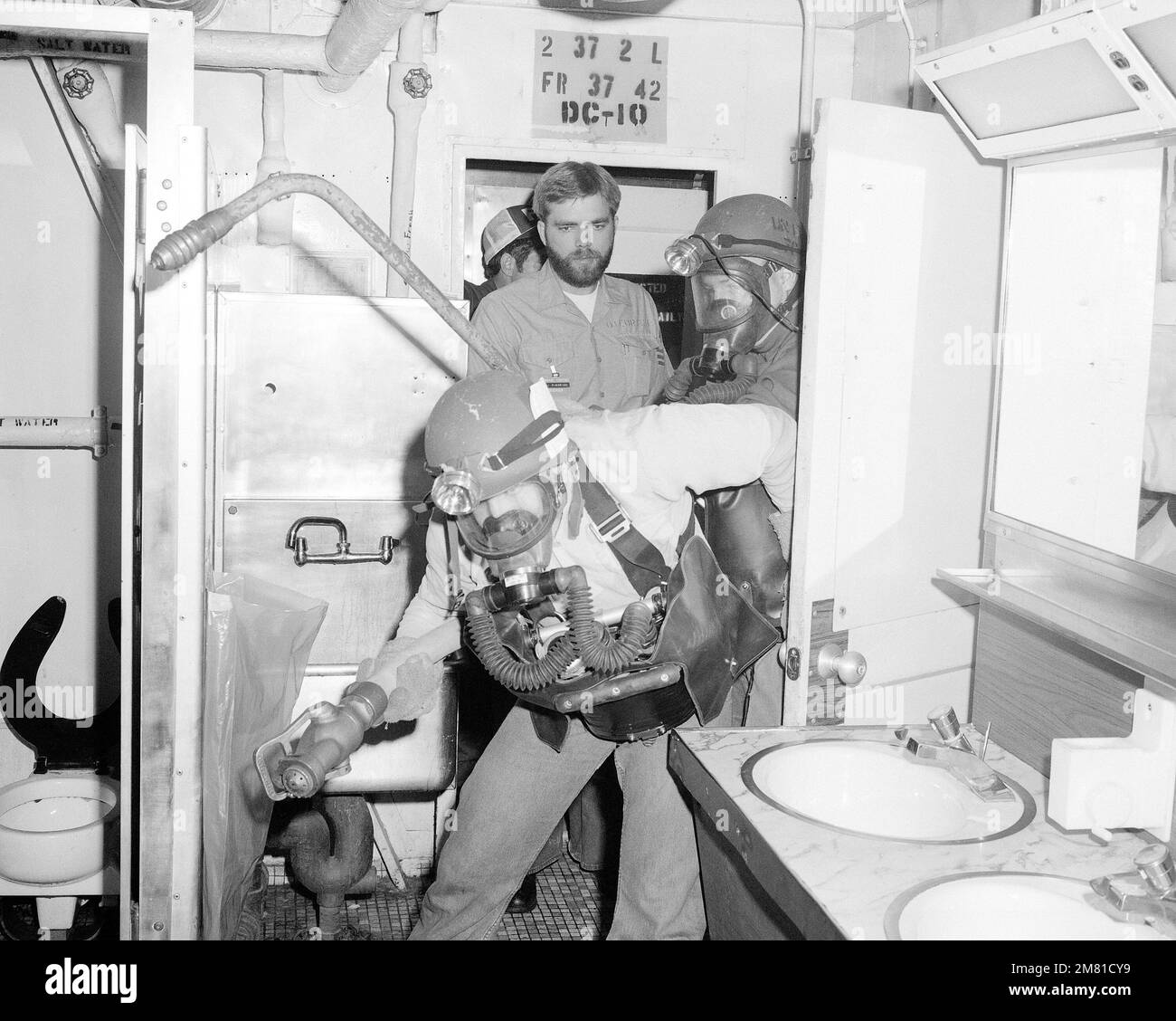 DN-SN-85-07582. Base: USS Enterprise (CVN 65 Stock Photo - Alamy