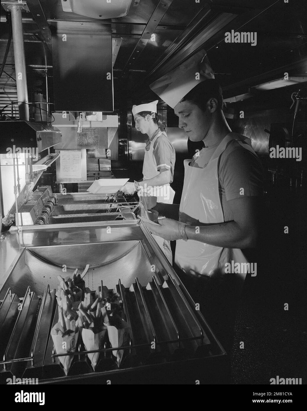 DN-SN-85-07588. Base: USS Enterprise (CVN 65 Stock Photo - Alamy