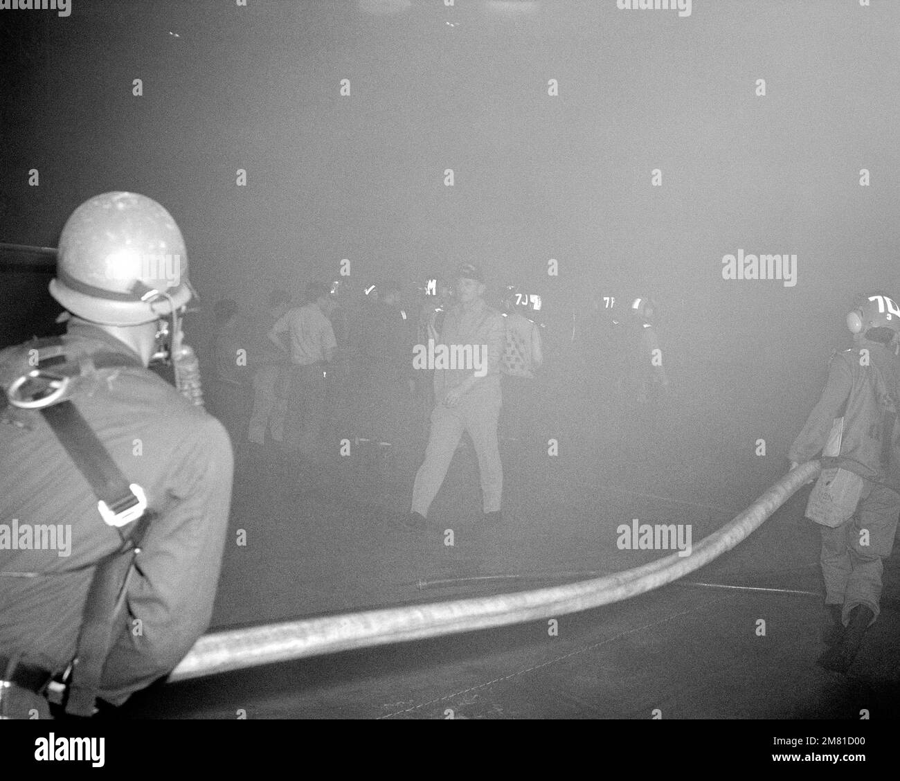 DN-SN-85-07583. Base: USS Enterprise (CVN 65 Stock Photo - Alamy