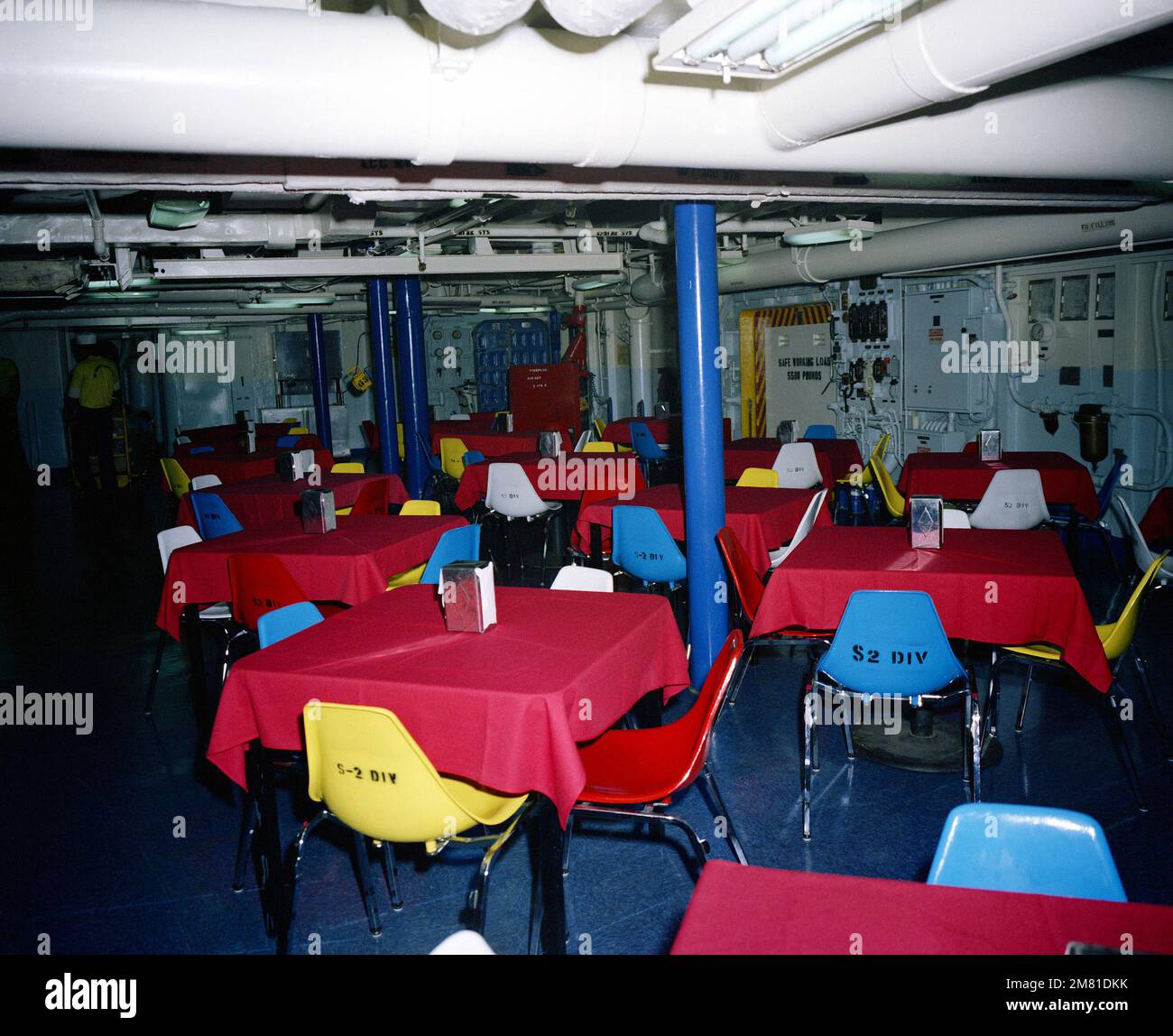 DN-SC-85-07441. Base: USS Enterprise (CVN 65 Stock Photo - Alamy