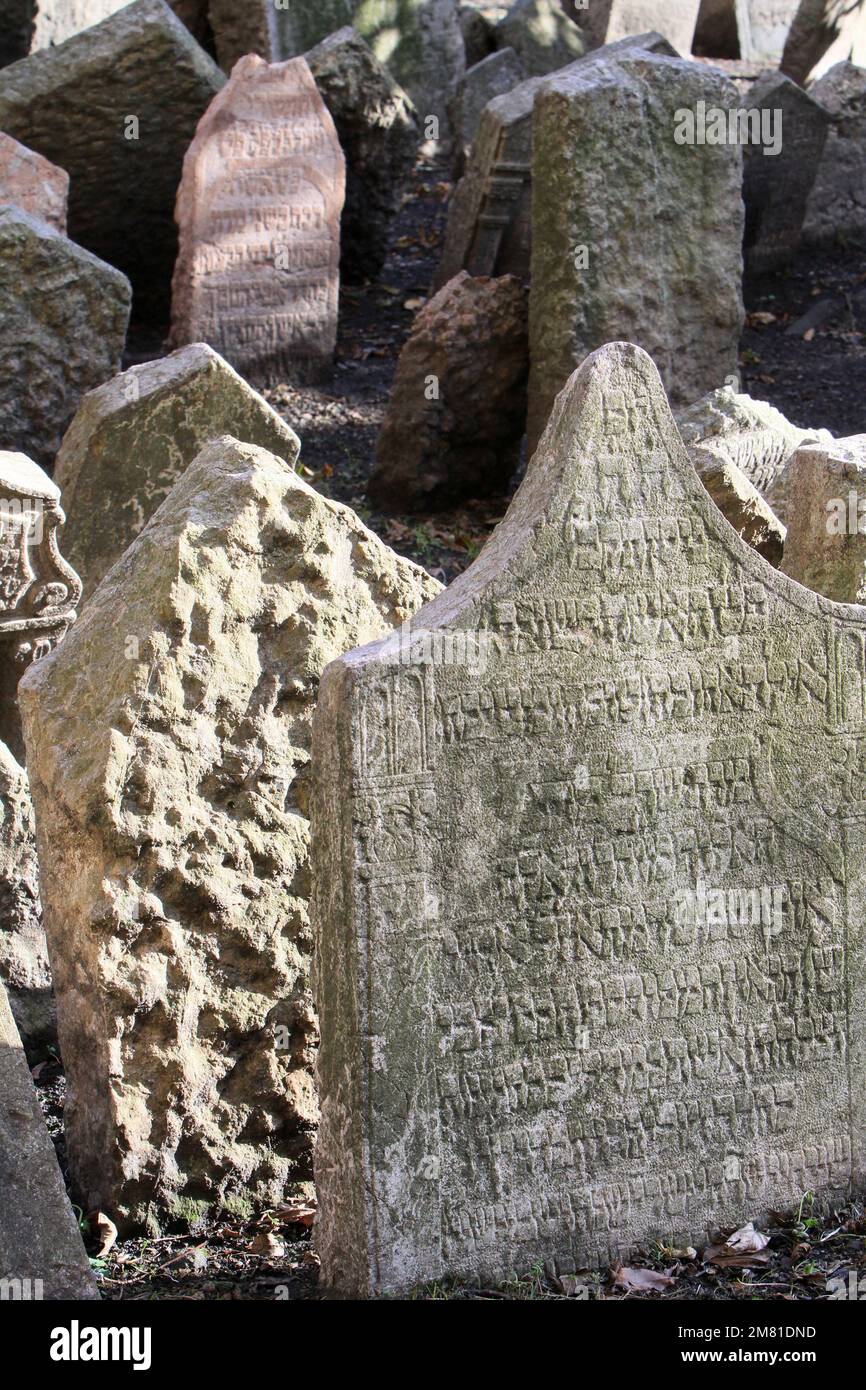 Stèle cimetière europe hi-res stock photography and images - Alamy