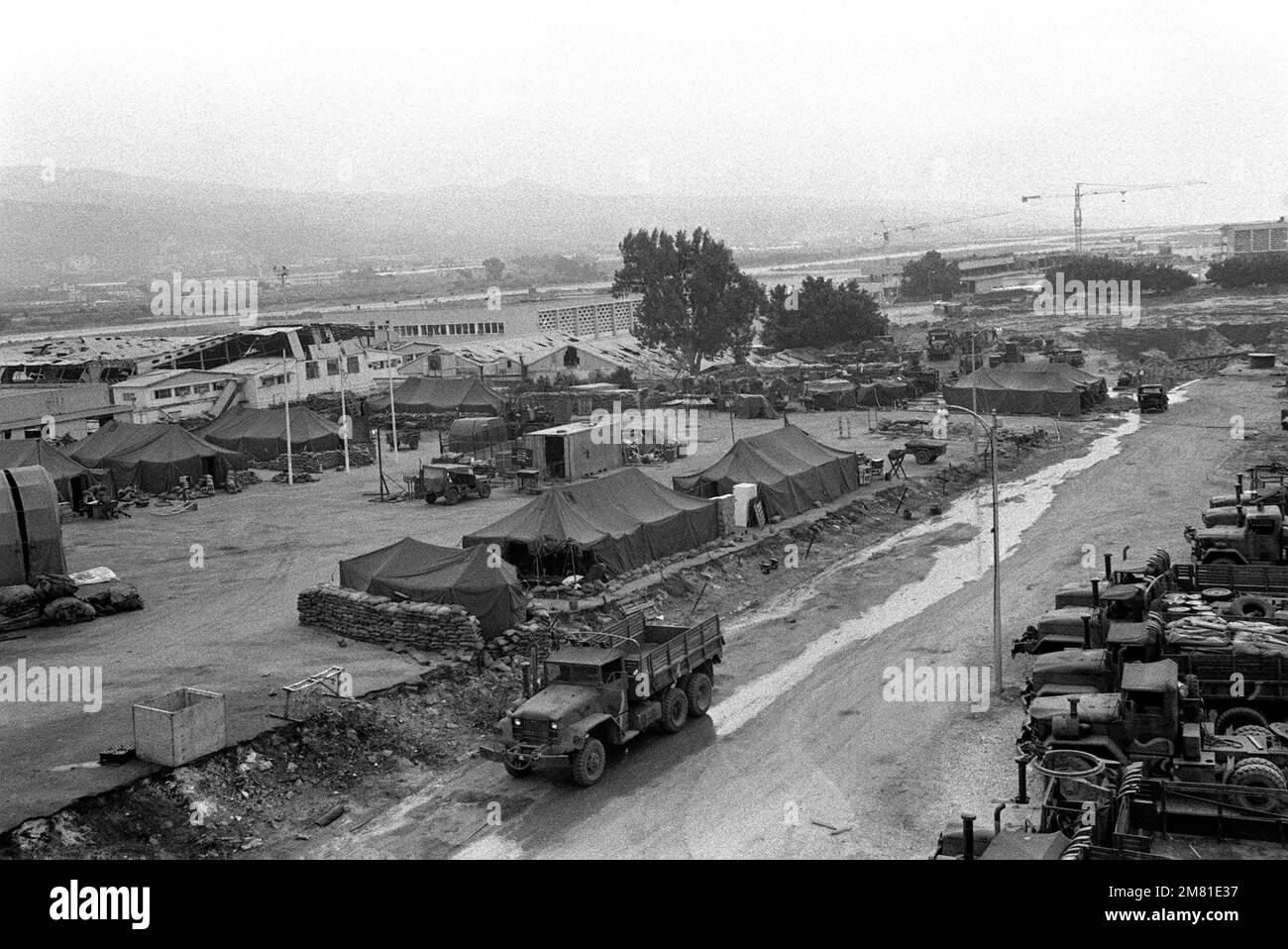 The 22nd Marine Amphibious Unit from Service Support Group (MSSG) motor ...