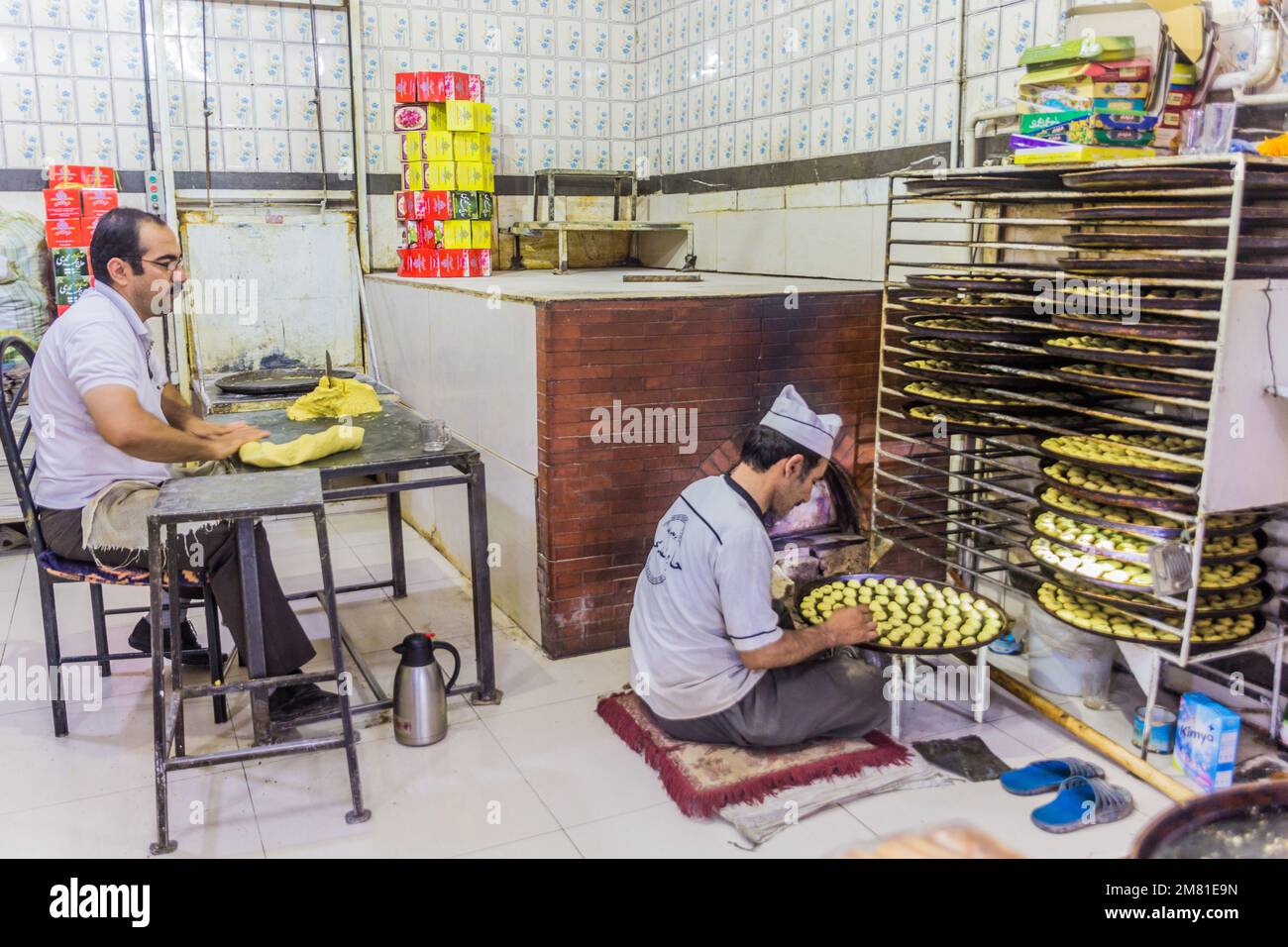 Iranian cake hi-res stock photography and images - Alamy