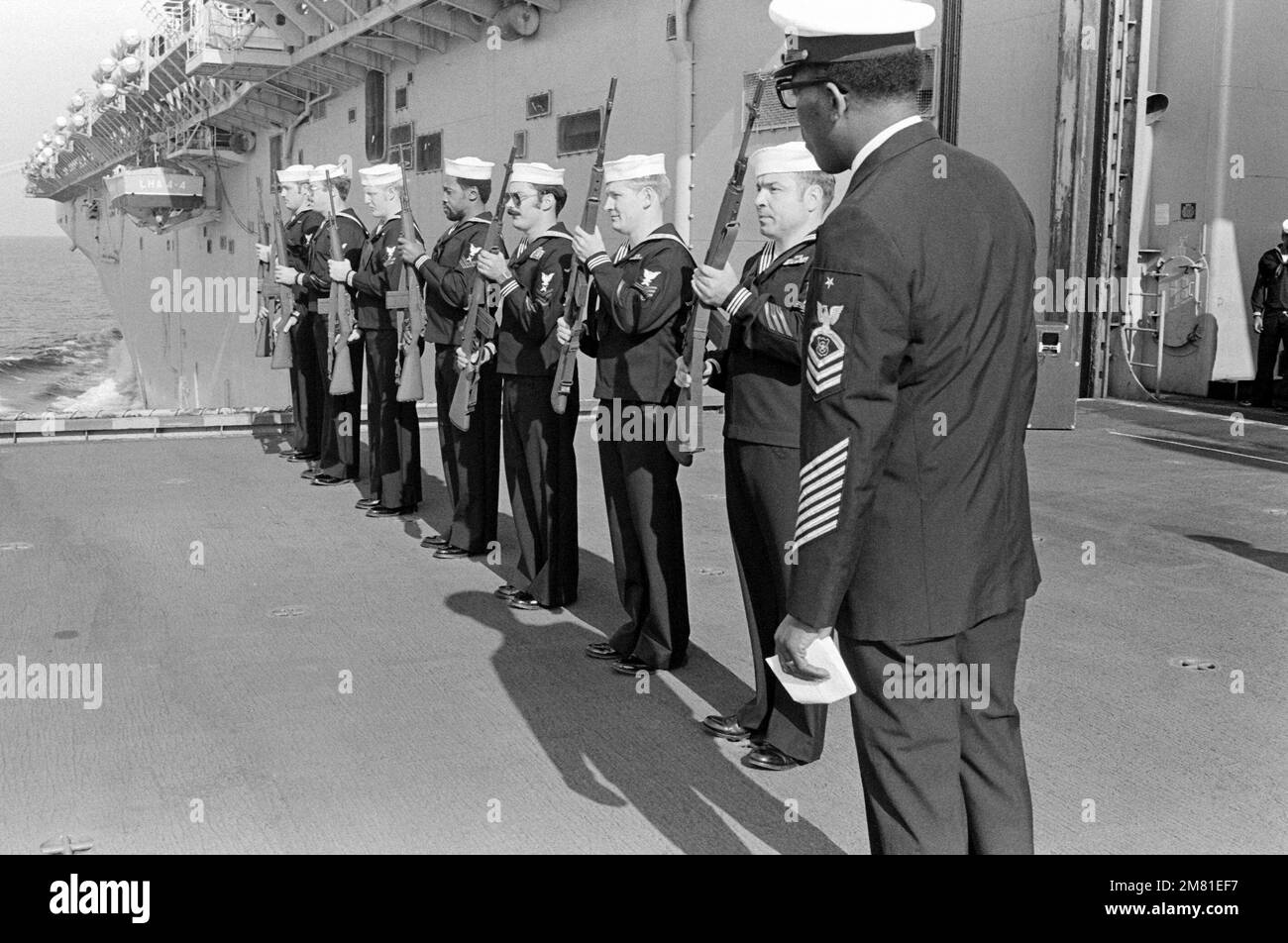 DN-SN-88-00906. Base: USS Nassau (LHA 4 Stock Photo - Alamy