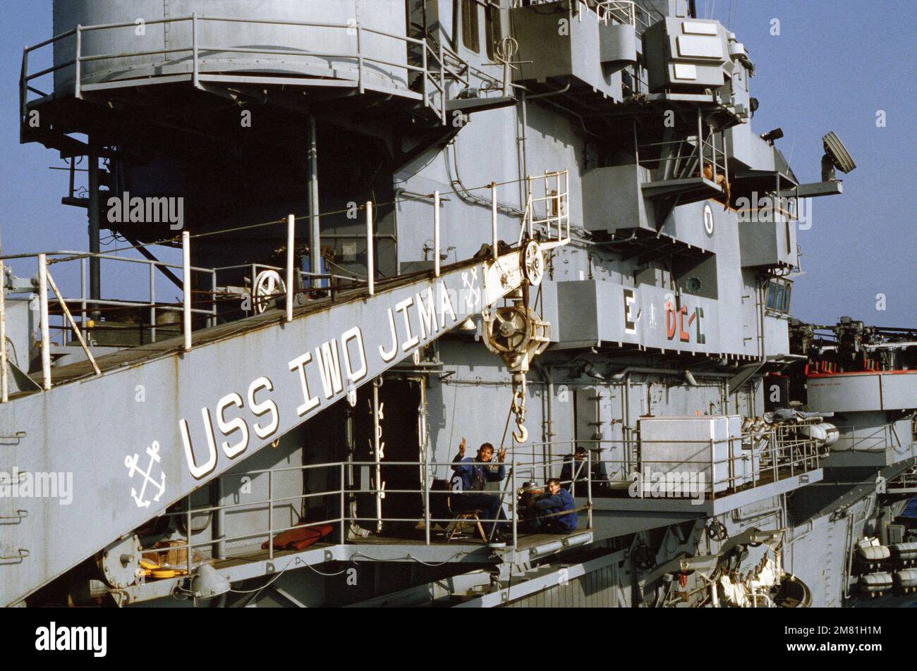 A close-up view of the amphibious assault ship USS IWO JIMA (LPH 2 ...