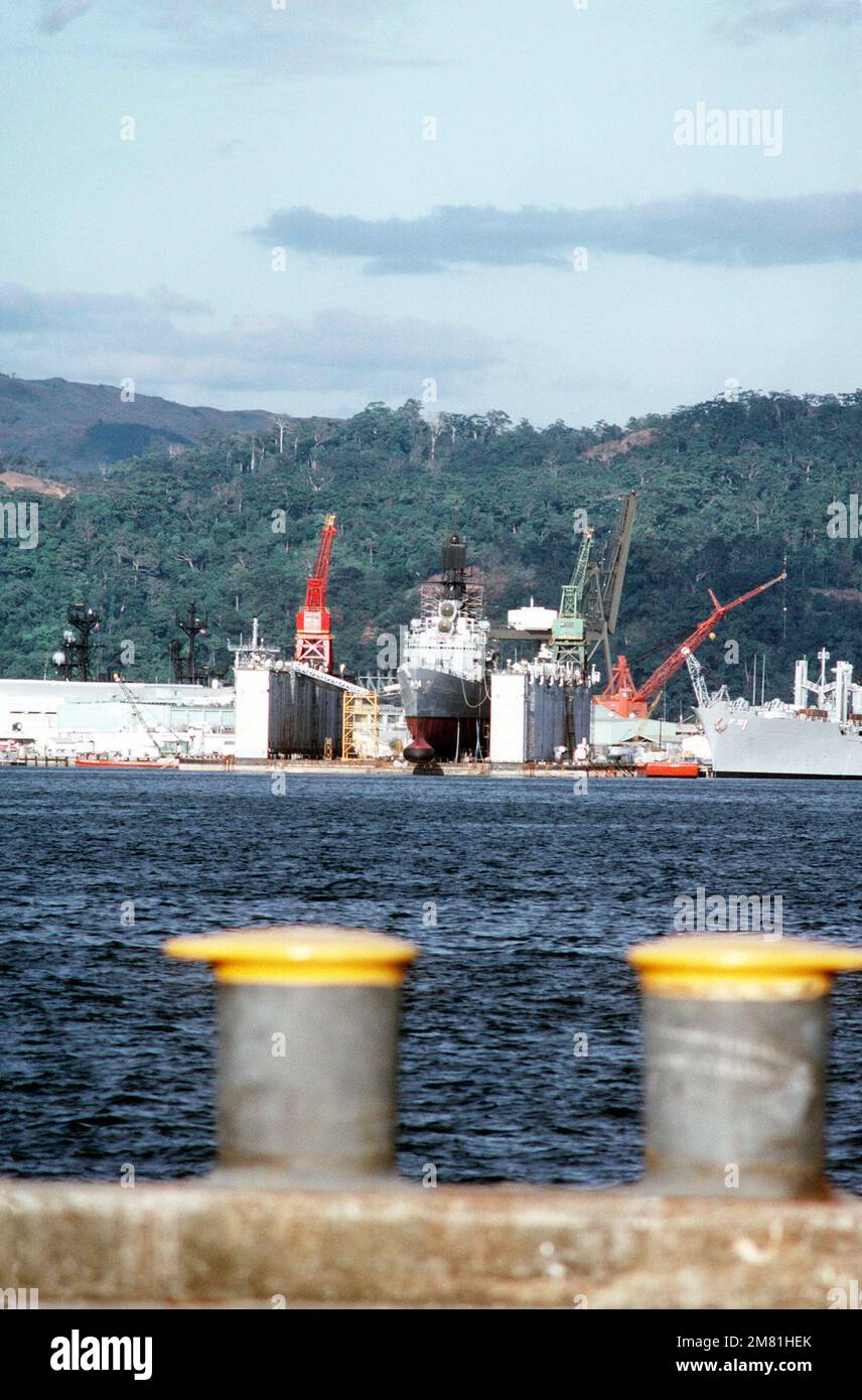 A port bow view of the guided missile cruiser USS STERETT (CG 31) in a ...