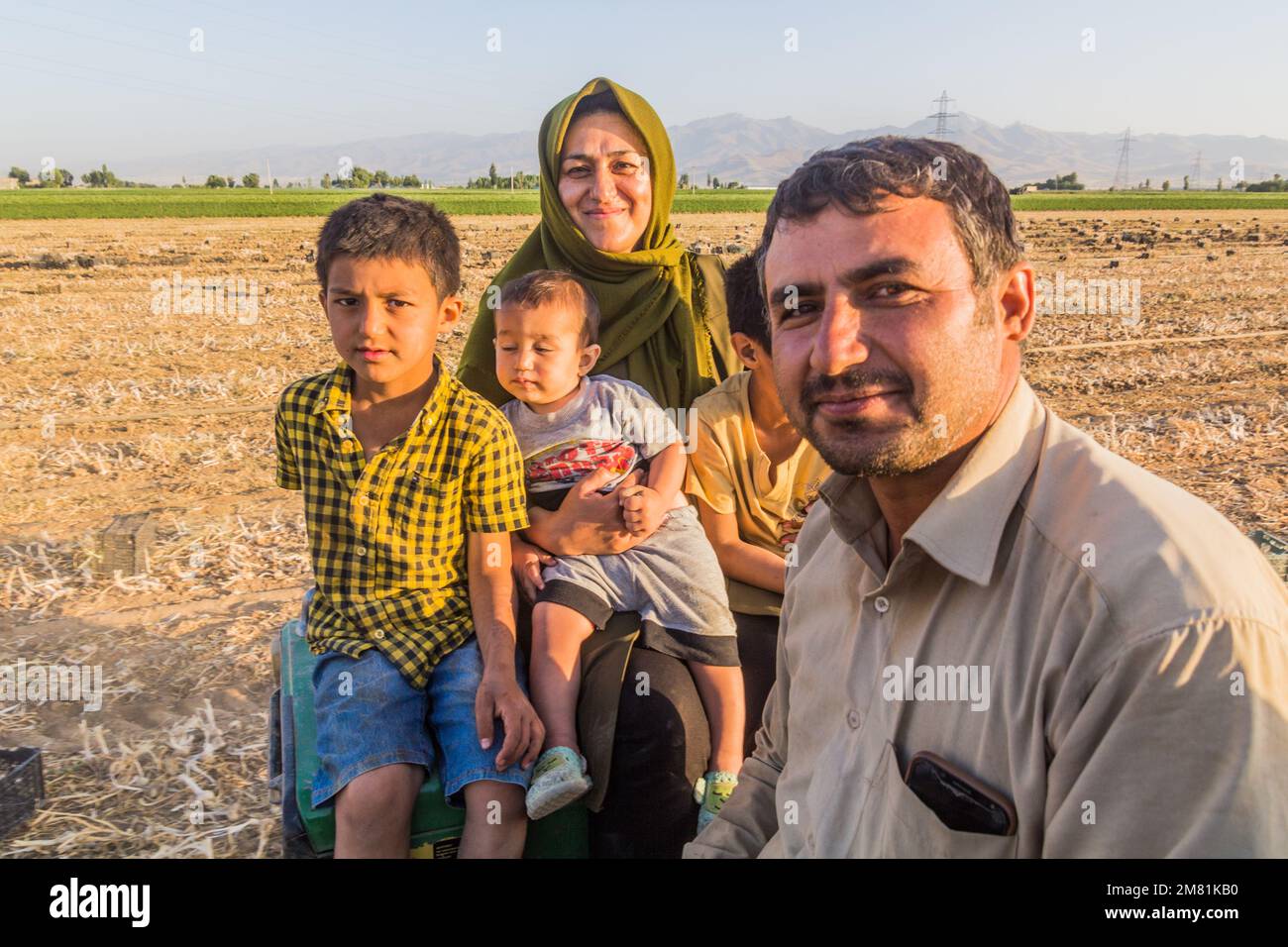 Iran food family hi-res stock photography and images - Alamy