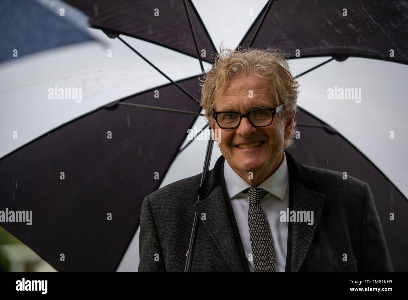 Cold Feet actor Robert Bathurst was at Ascot Races today. A short film ...