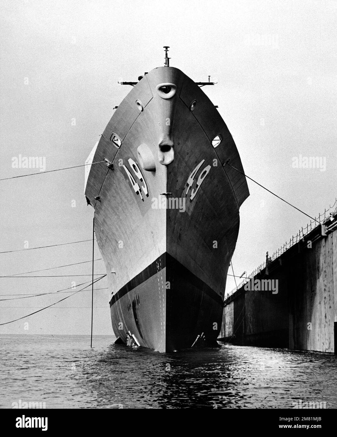 Uss vincennes cg 49 hi-res stock photography and images - Alamy