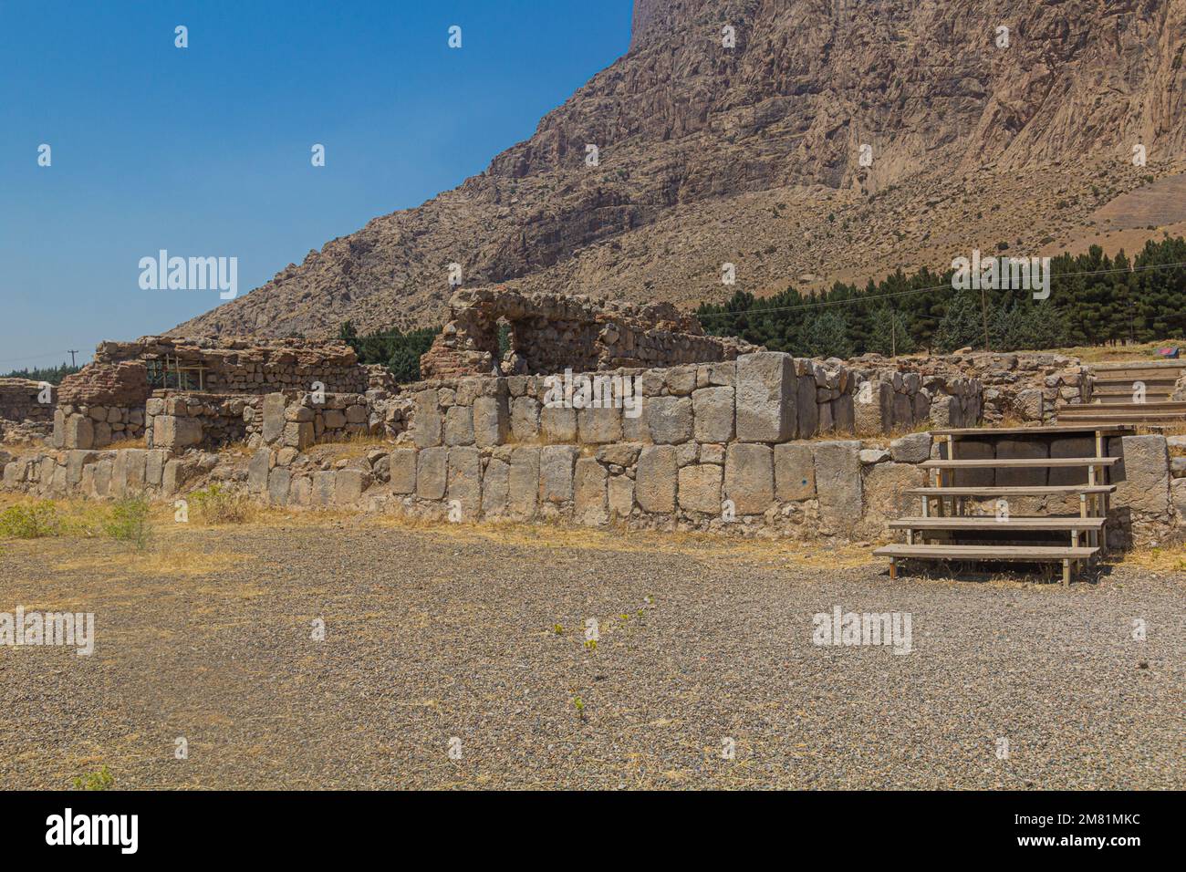 Ruined Sassanid Behistun palace in Bisotun, Iran Stock Photo - Alamy