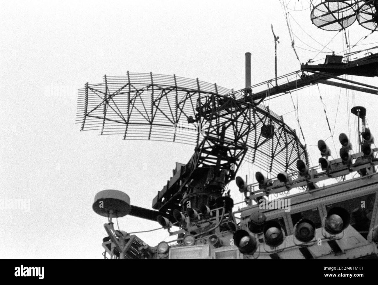A view of the SPS-10F radar aboard the aircraft carrier USS AMERICA (CV ...