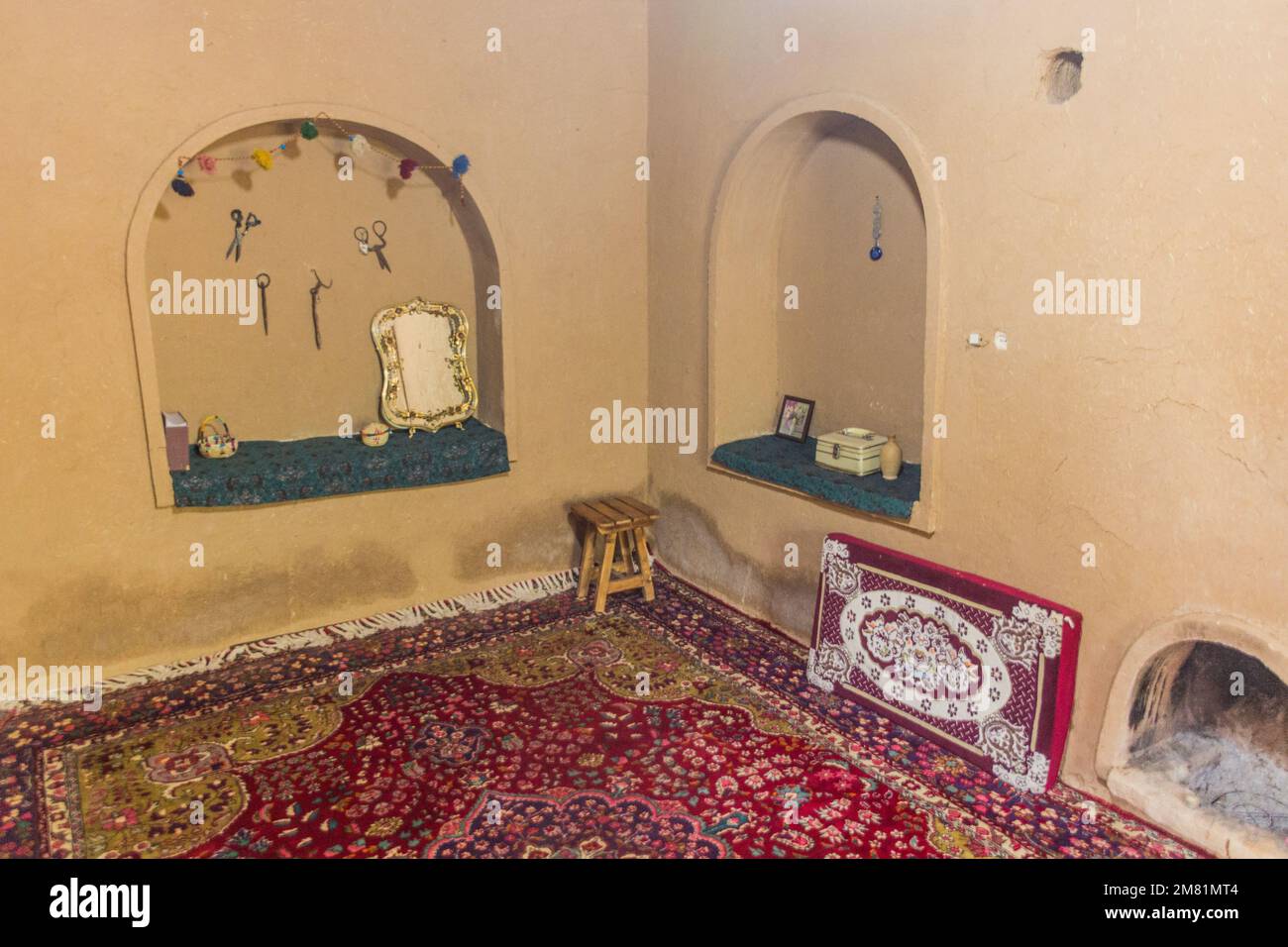 Traditional persian room hi-res stock photography and images - Alamy