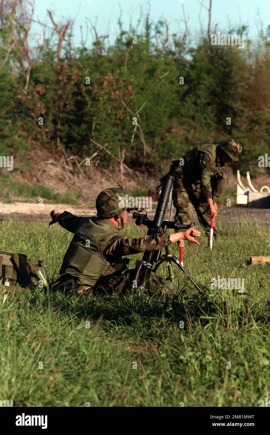 Artillery mortar hi hi-res stock photography and images - Alamy