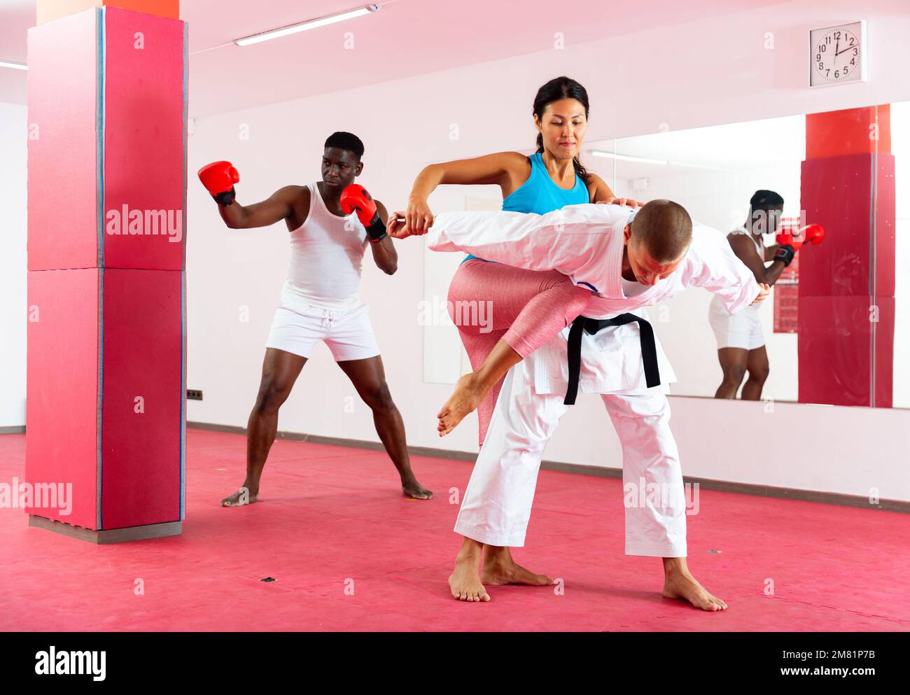 Self defense woman fighting hi-res stock photography and images - Alamy