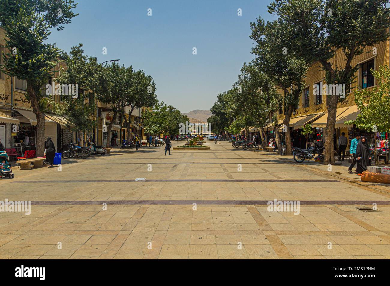 Iran pedestrian hi-res stock photography and images - Alamy