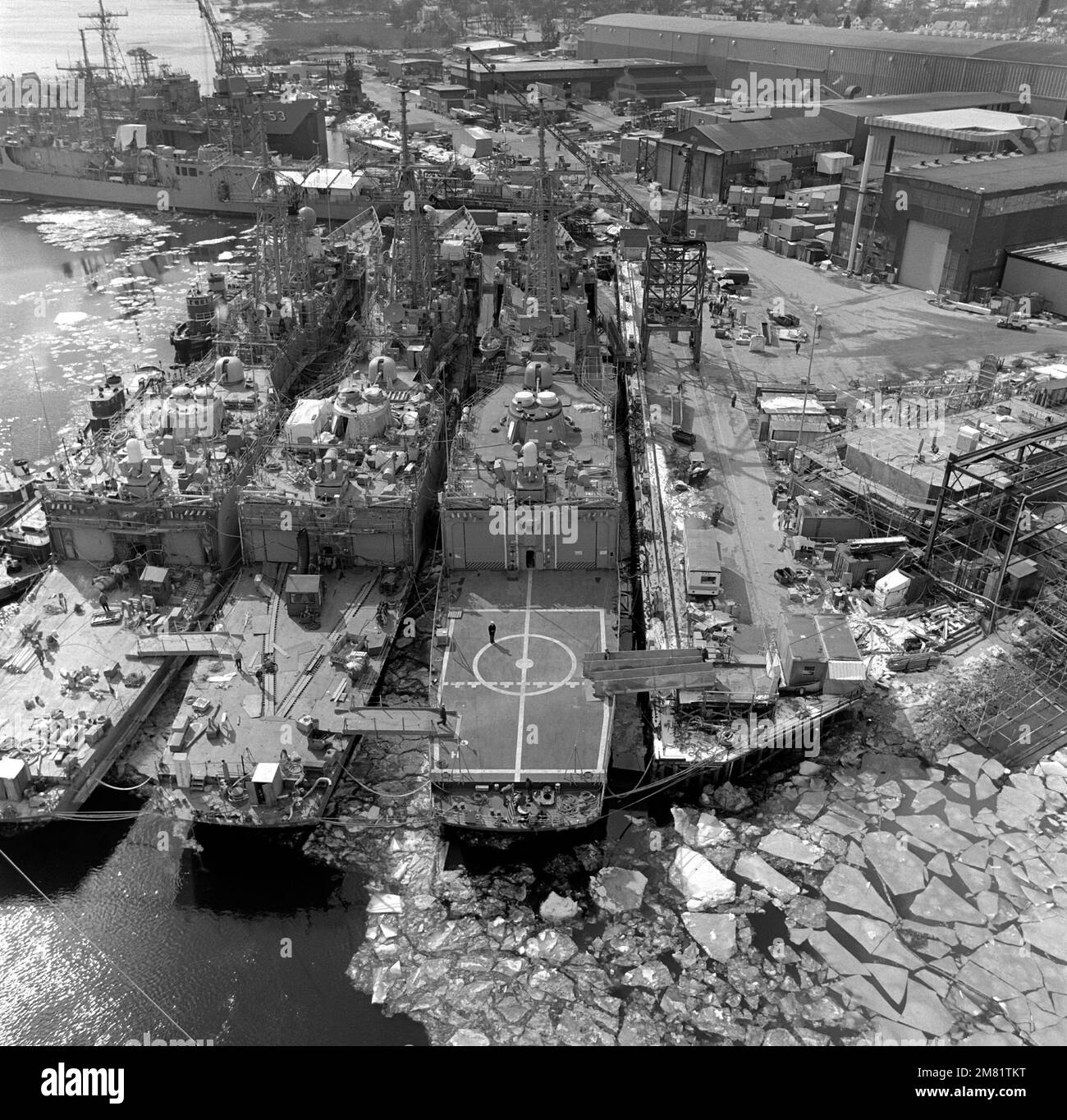 An elevated stern view of the guided missile frigate USS NICHOLAS (FFG ...