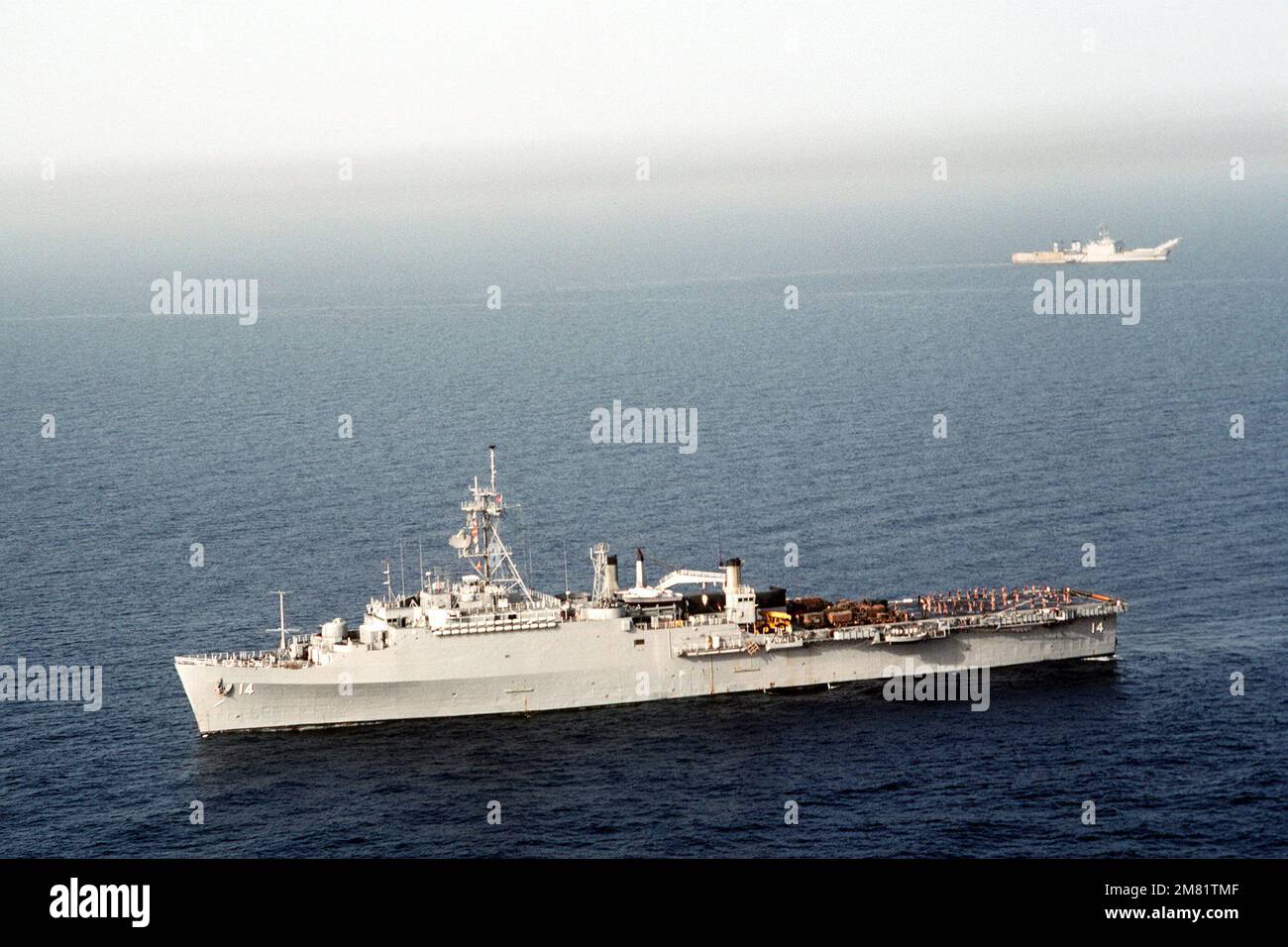 An elevated port bow of the amphibious transport dock USS TRENTON (LPD ...