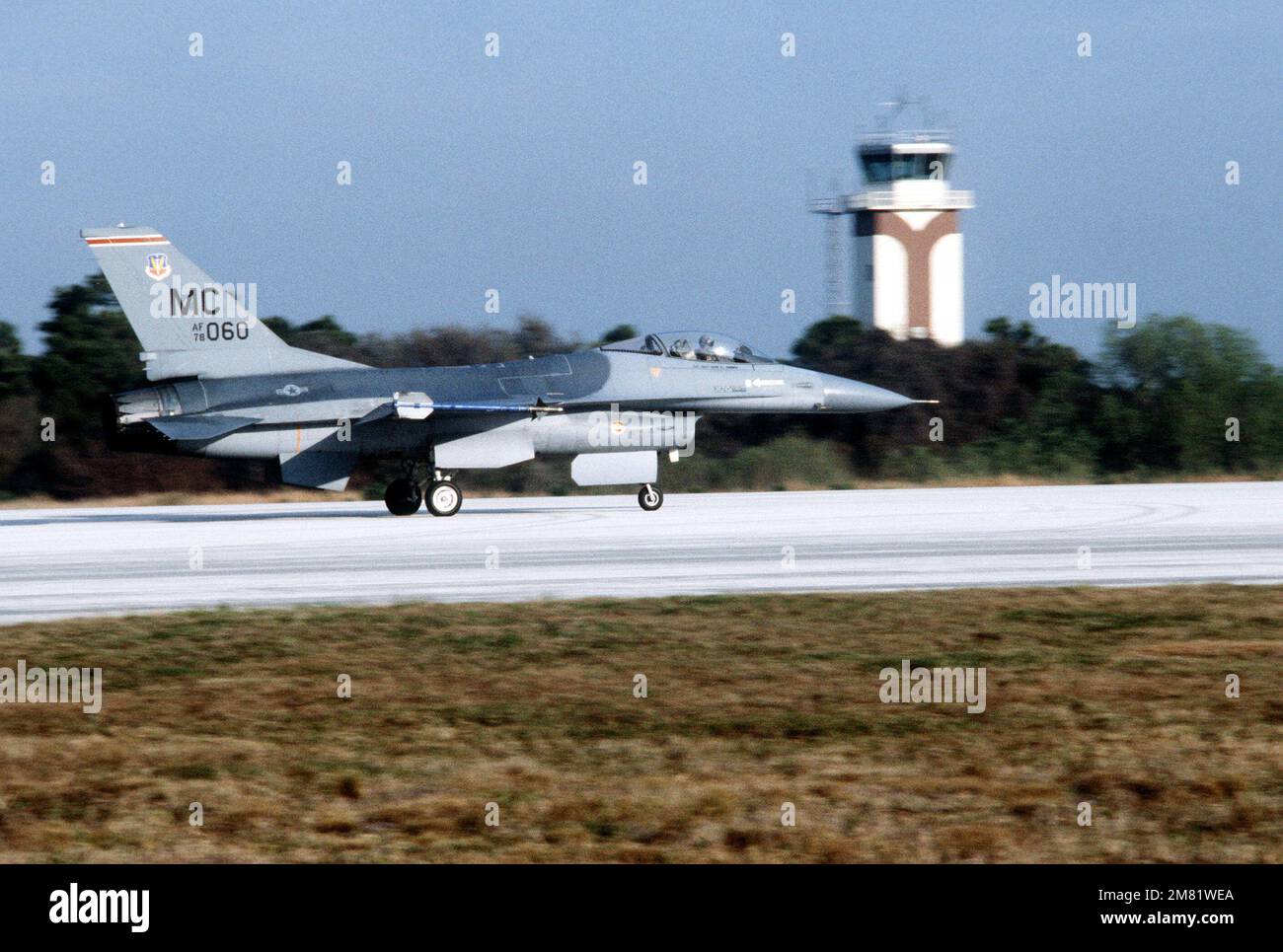Sidewinder air air missile mounted hi-res stock photography and images ...