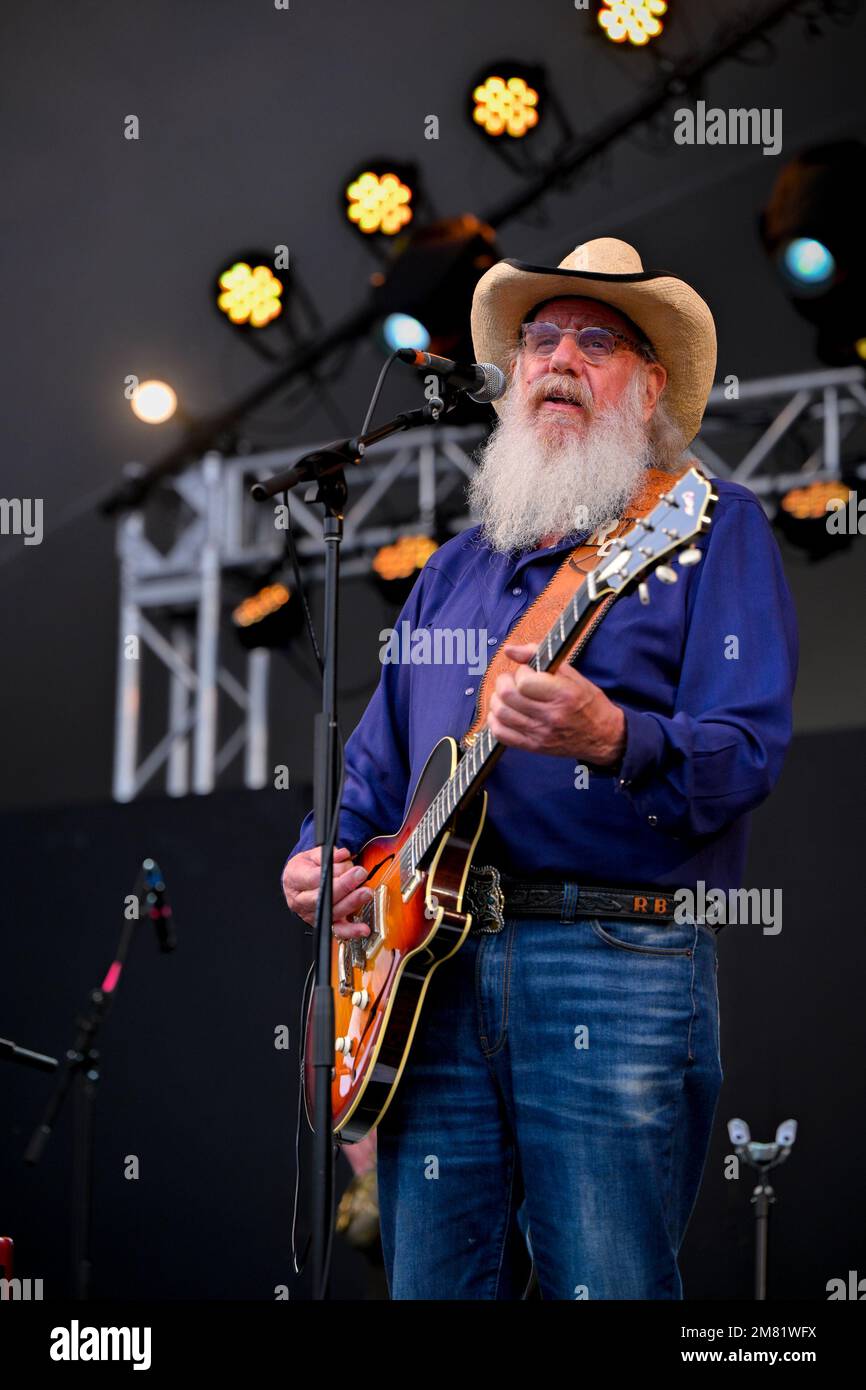 Asleep at the wheel hi-res stock photography and images - Alamy