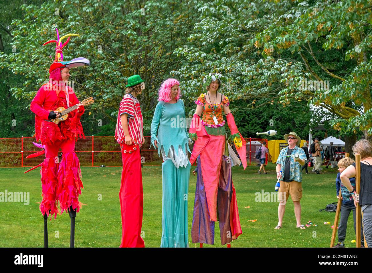 Roving stilt performers hi-res stock photography and images - Alamy